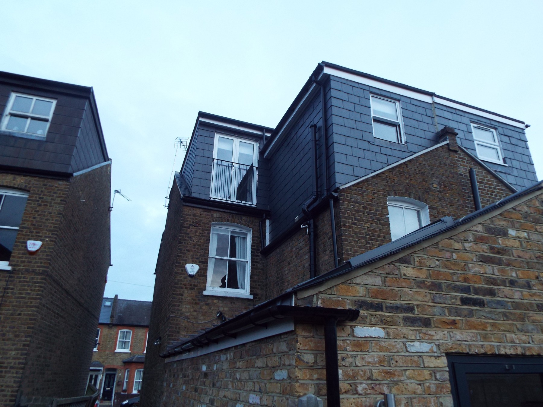 L-Shaped Dormer Conversion Twickenham, London Custom Lofts